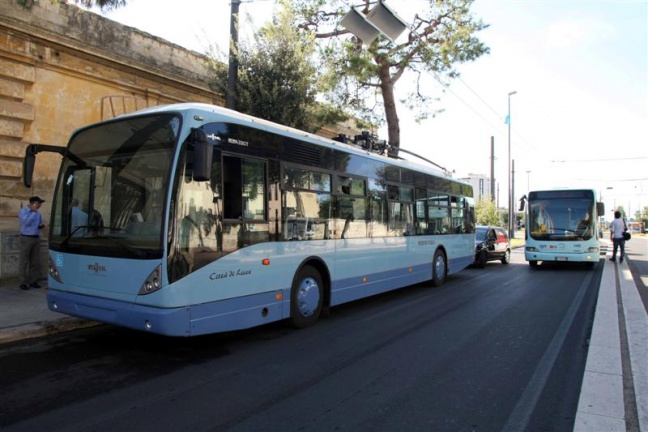 Trasporto pubblico: abbonamenti annuali gratis per le persone con ... Trasporto pubblico: abbonamenti annuali gratis per le persone con ...
